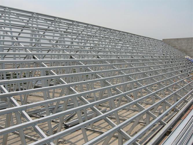 Xà gồ là gì? Khoảng cách xà gồ mái tôn?